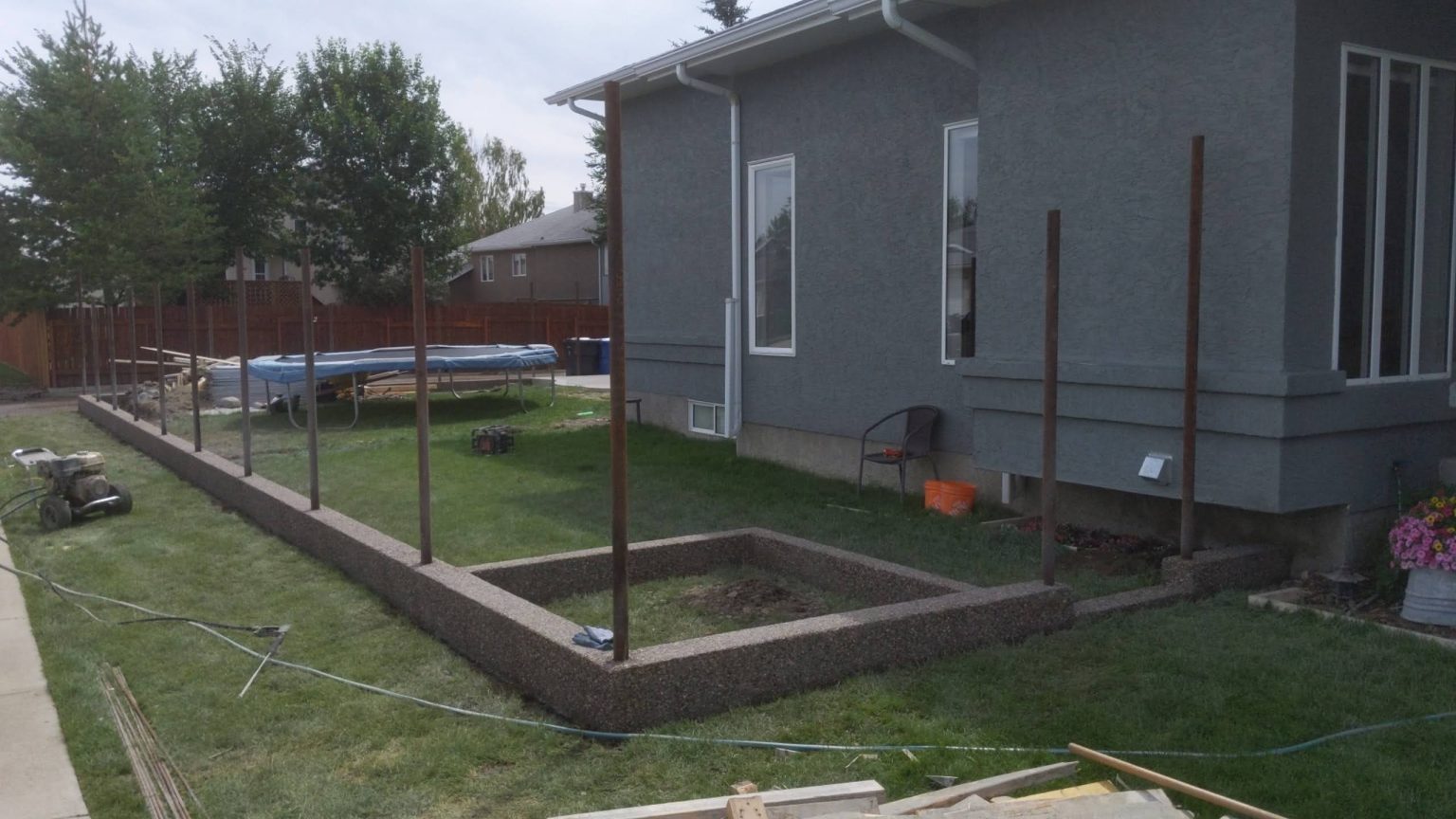 Concrete Curbs & Retaining Walls • Contemporary Concrete